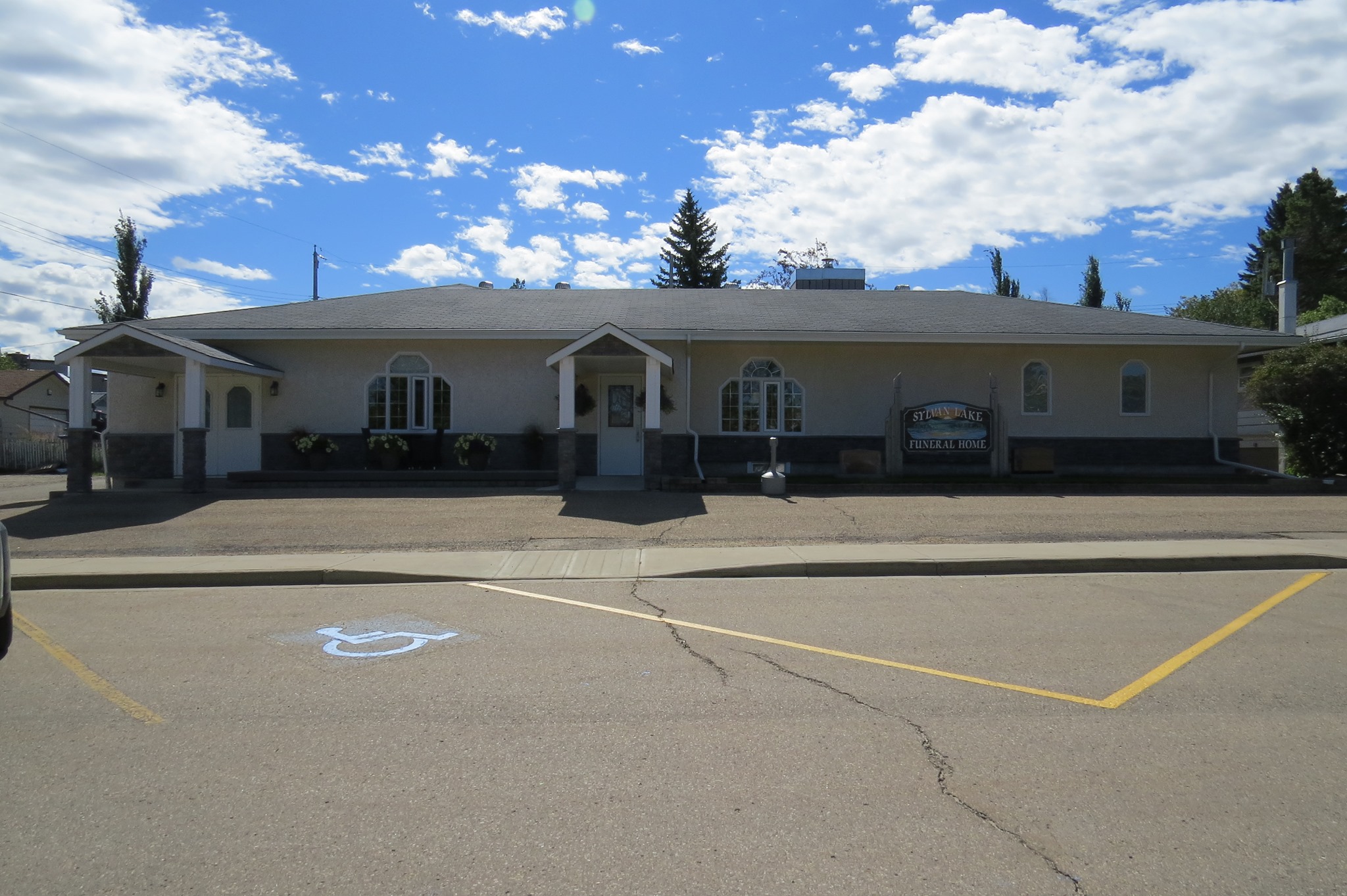 Sylvan Lake Funeral Home And Crematorium - Sylvan Lake, AB | Alberta Local